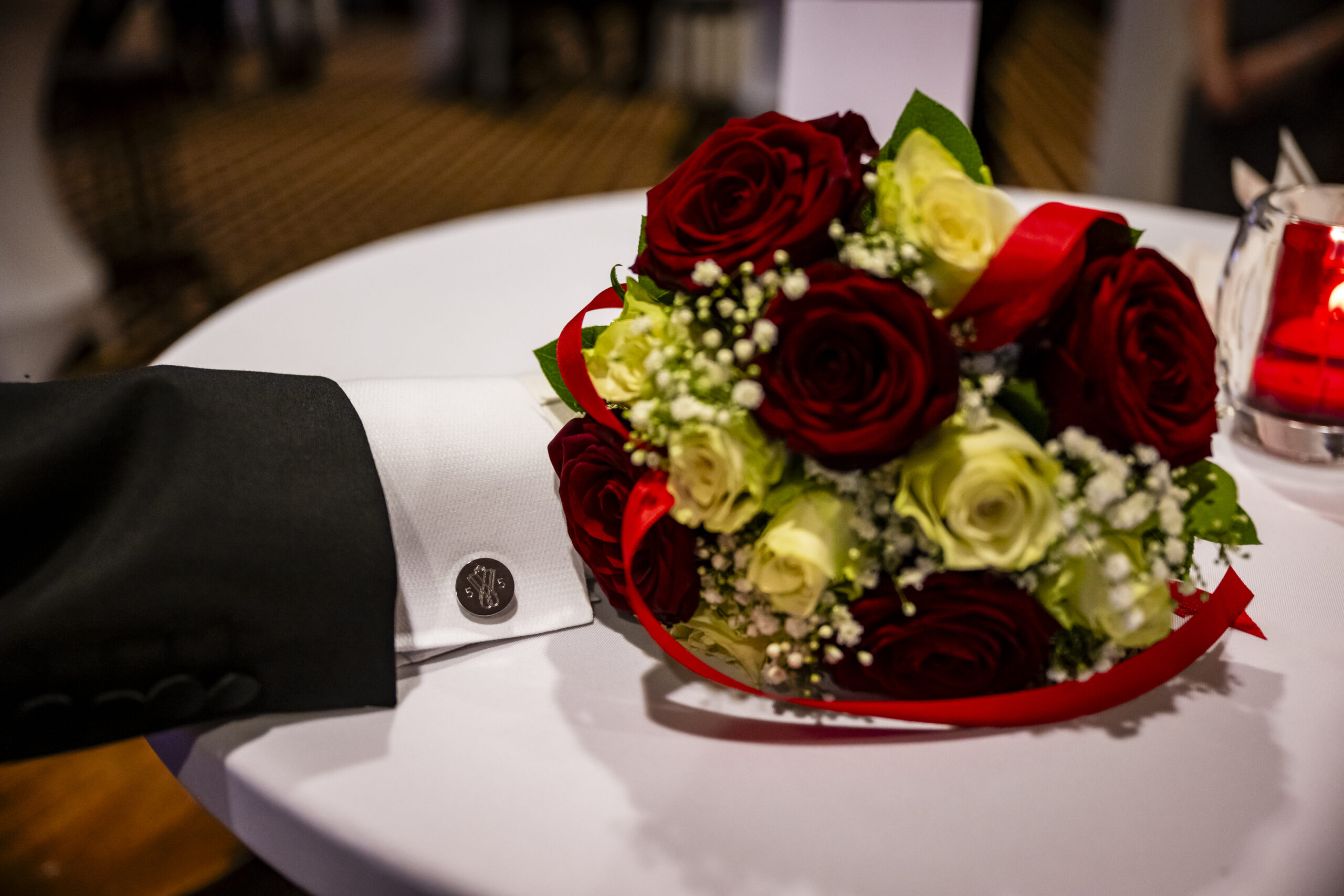 Contact - Wienerball