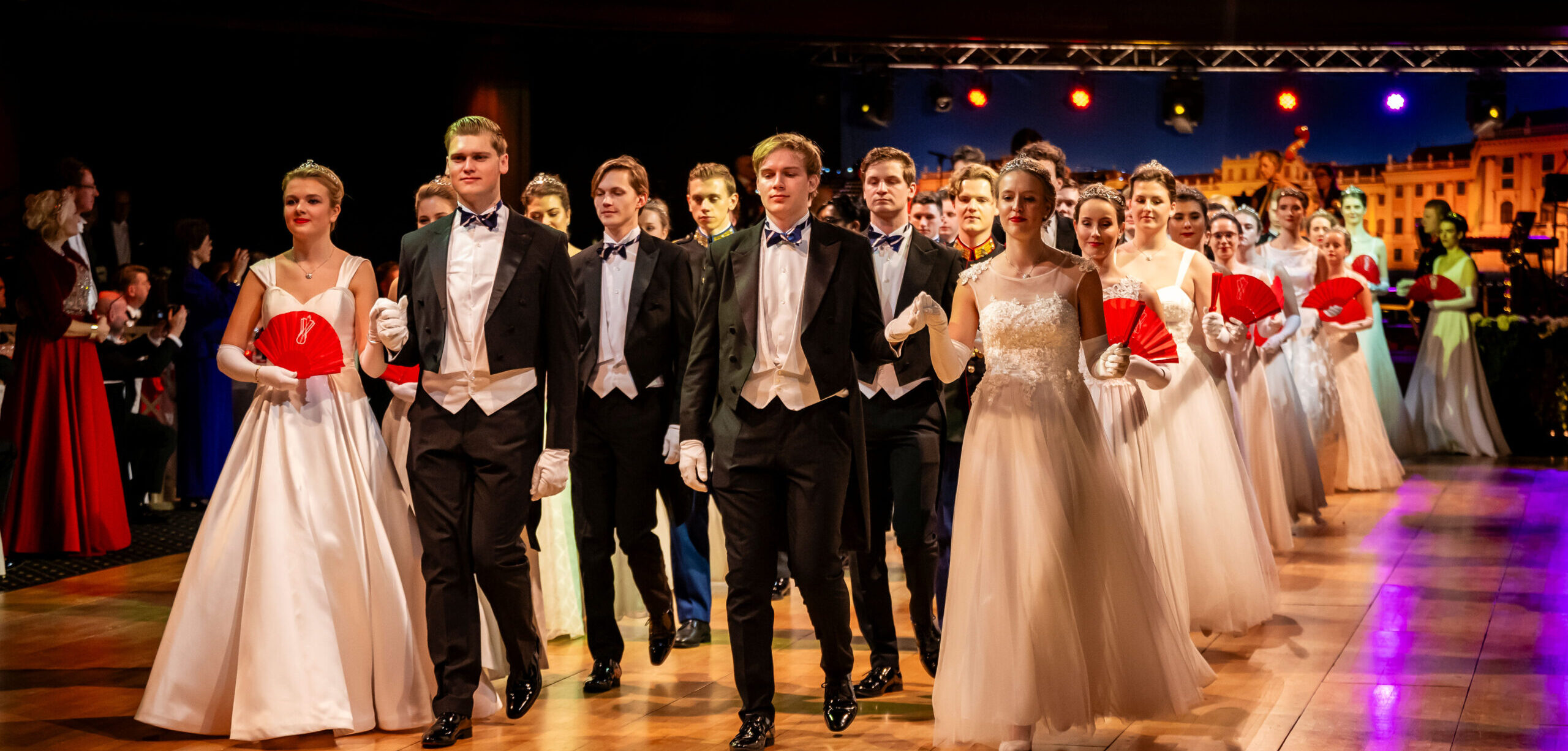 Aanmelden debutanten - Wiener Ball 2025 Grand Hotel Huis ter Duin