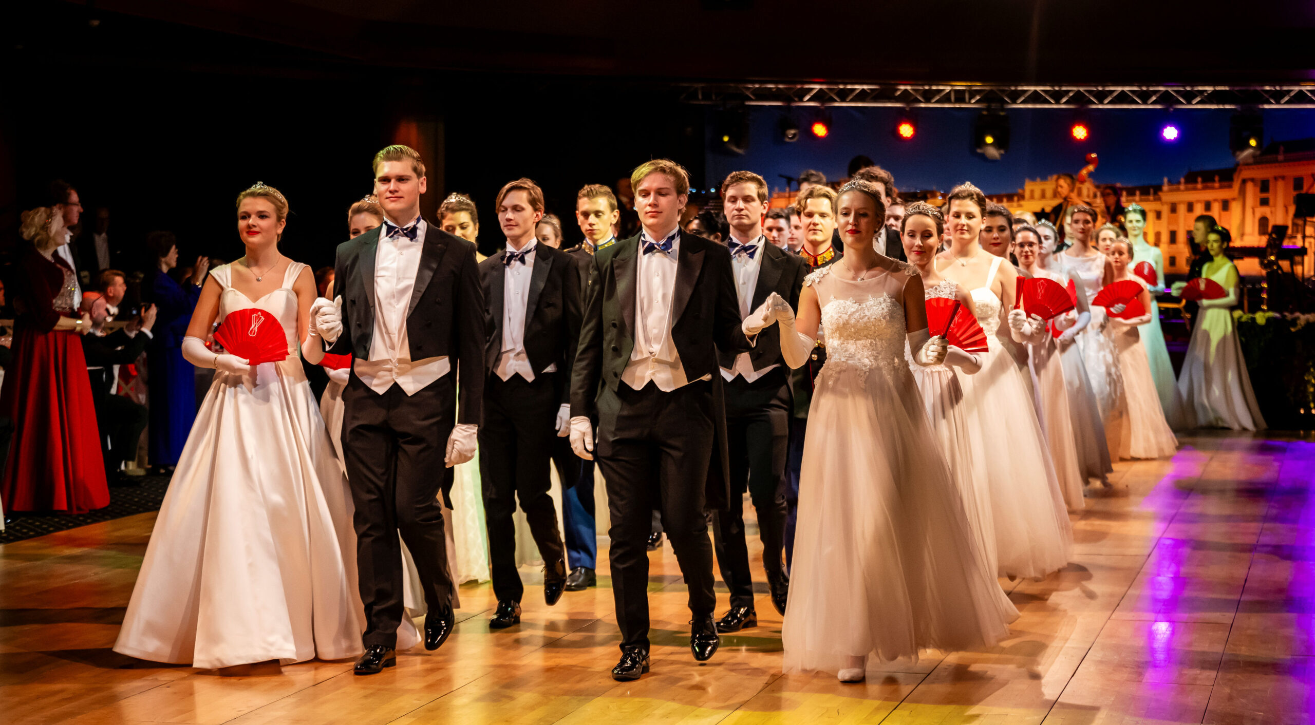 Aanmelden debutanten - Wiener Ball 2027 Grand Hotel Huis ter Duin